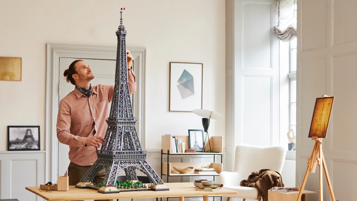 LEGO Icons sets retiring in 2026: Eiffel Tower, Natural History Museum ...